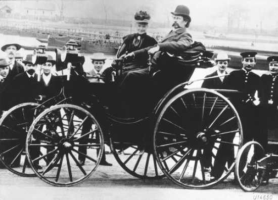 LOS PRIMEROS AUTOMÓVILES EN VITORIA-GASTEIZ – HISTORIAS DE VITORIA-GASTEIZ